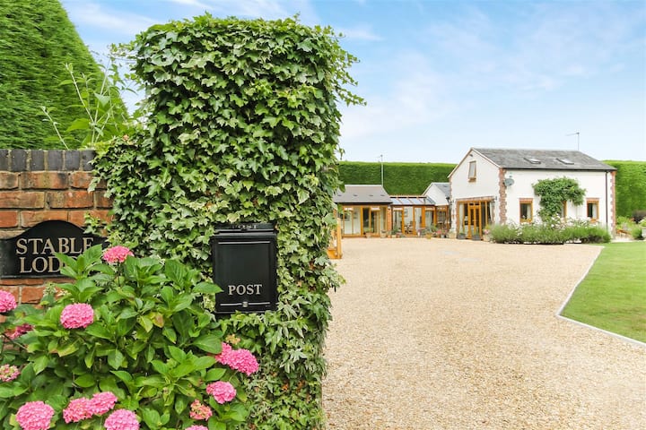 All Rooms @ Stable Lodge - Boutique B&b - Cheltenham