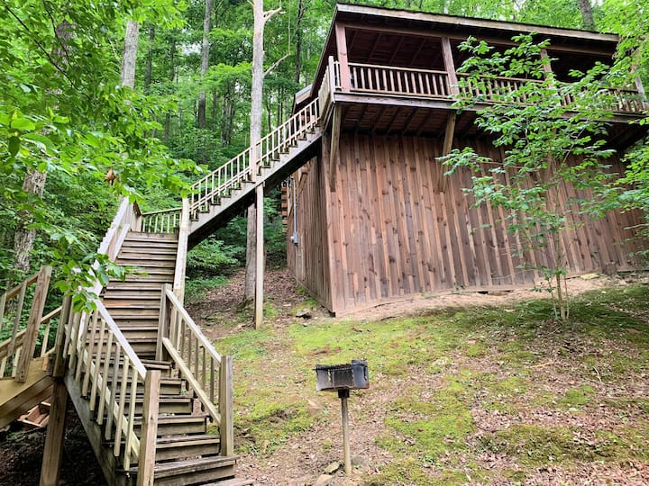 Southern Charm 5-wooded Area, Fire Pit, Grill - Clay City, KY