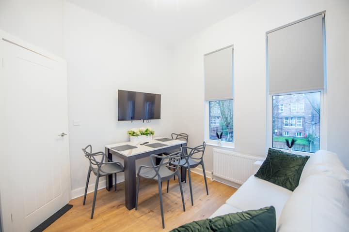 Cosy 2 Bedroom Apartment Close To City Centre - Manchester