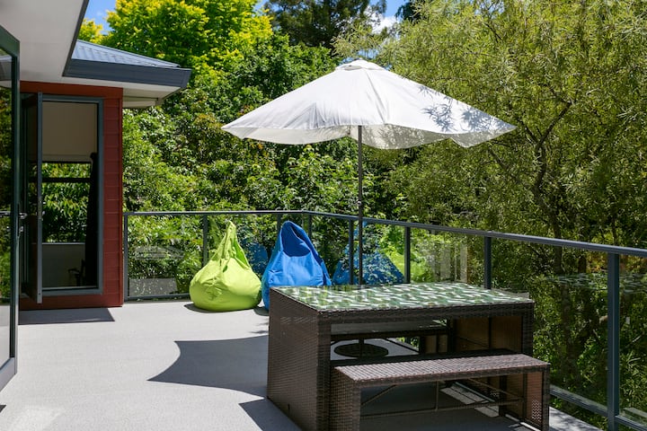 Treetop Living - Beautiful 4 Bedroom Home - Taupō