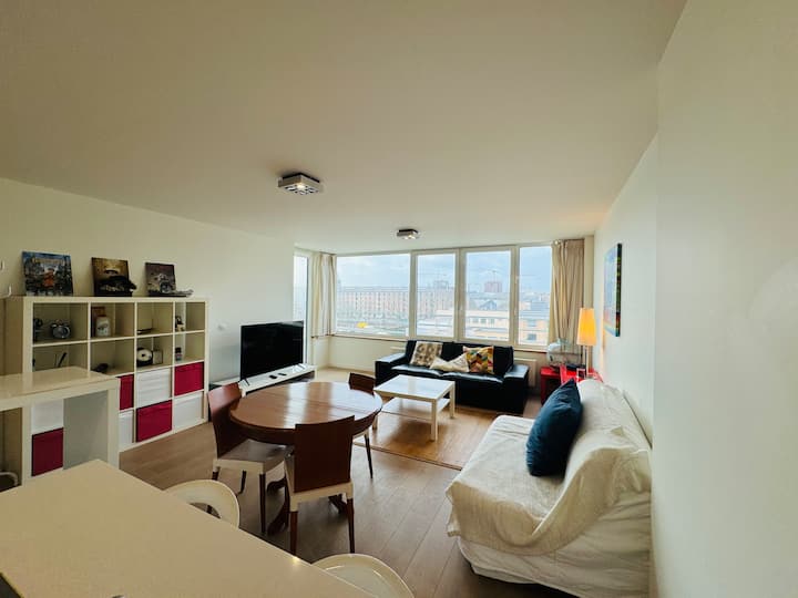 Beautiful Apt - Tour & Taxis - Bruksela