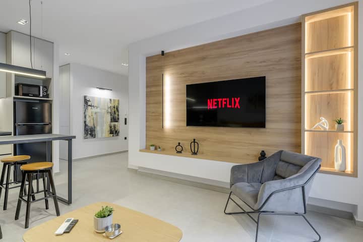 Central 2 Bedrooms Jacuzzi Flat! - 아테네