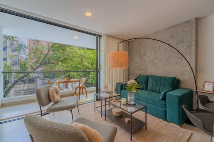 Riverside, 1 Queen Bed, 1 Bath, Jacuzzi,parking. - Cali