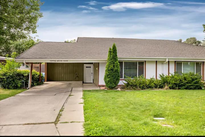 First Light : King Sized Bed + Private Bath - Twin Falls, ID