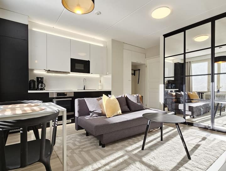 Modern One-bedroom Glazed Balcony, 300m Metro - Helsinki