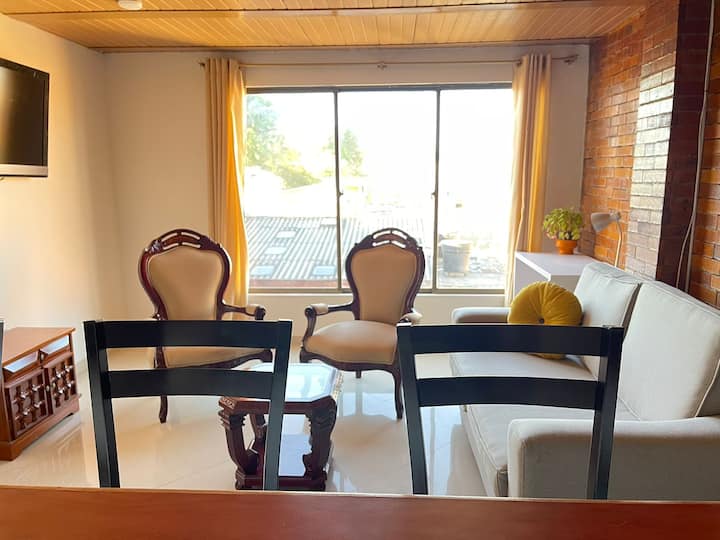 Cozy Apartment 15 Minutes From The Airport - Bogotà