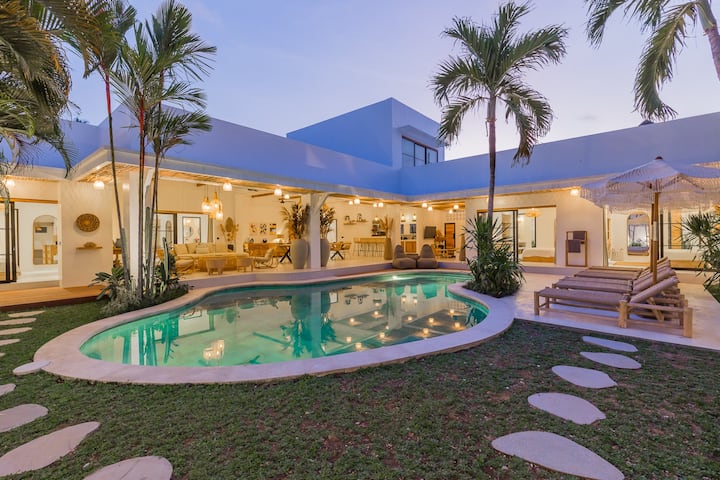 Paradise In Seminyak 5 Bedrooms 12m Private Pool - Legian