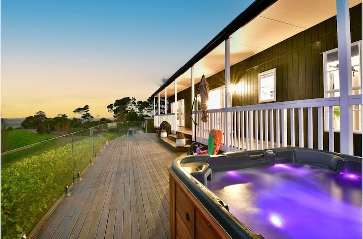 Farmhouse With A View - Parakai