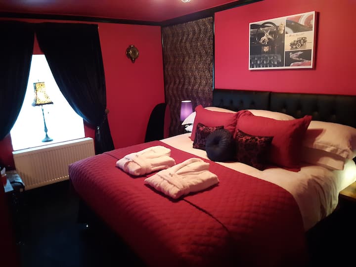 Cadillac Kustomz Hotel Rm.55 - Bute