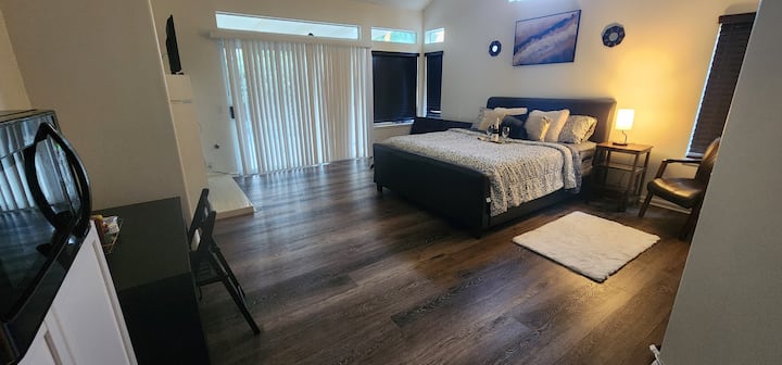 Revelation Family Master Xl Suite W/luxurious Bath - Simi Valley, CA