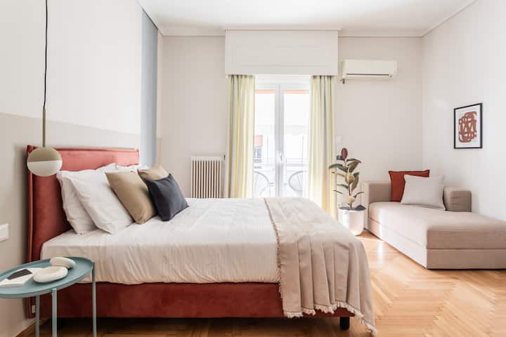 Petite 1br Apartment In Exarchia - Афины