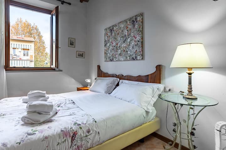 Guesthost - Arno River Quiet Apartment - Florencia