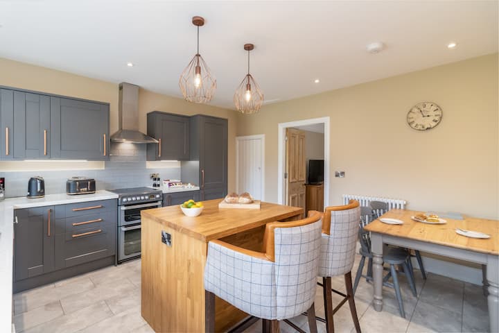 Burton House, Reeth, Yorkshire Dales - Reeth