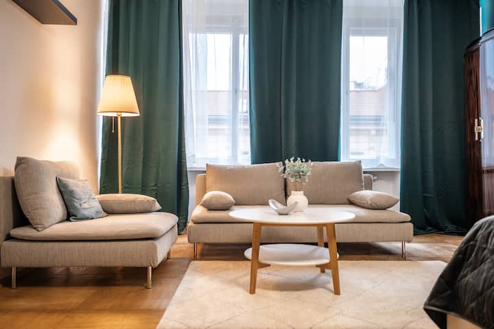 Wagnerstays Stylish 3bd Riverfront Apartment - Prague