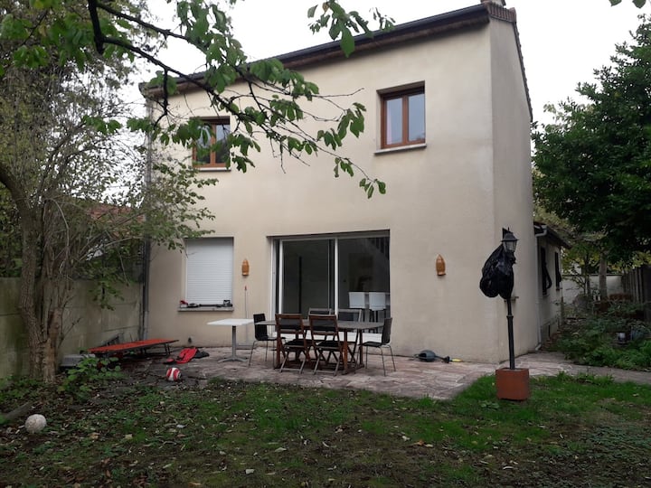 Maison Calme Proche Rer A, Nature Et Loisirs - ibis budget Sucy en Brie