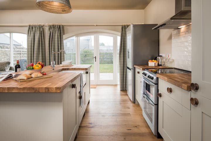 Archway Cottage - Springhill Farm Holiday Accom - Bamburgh