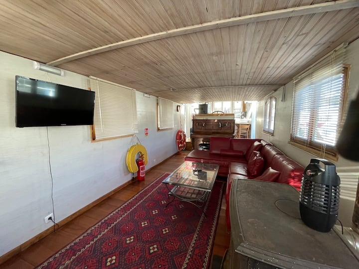 Paris Logement Insolite/paris Péniche Sur La Seine - ibis budget Paris Clichy Mairie