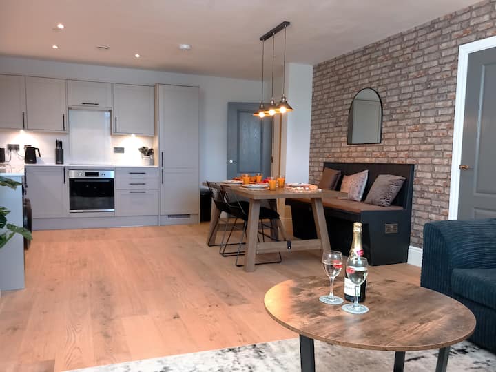 Apartment 2 Old Conservative Club In Historic Town - Caernarfon