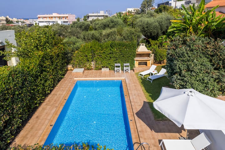 Homely 6br Villa With Pool & Sea Views Near Chania - Chania