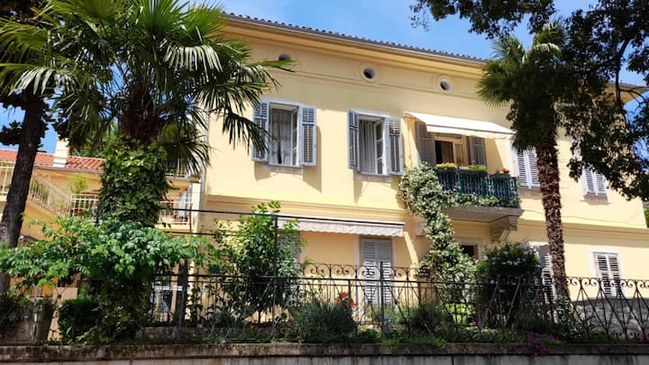 Apartment In Villa Cornelia - Opatija