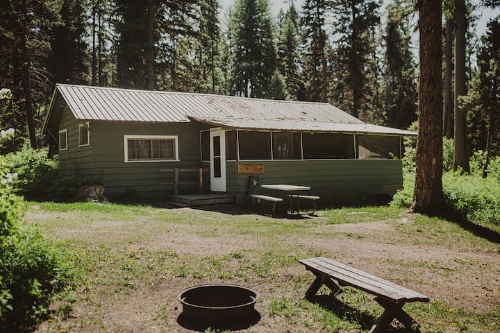 Lewis Cabin Tamaracks Resort - Seeley Lake, MT