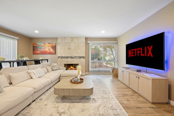 Sunny Sd Retreat: Spacious • Sleeps 15 • Parking - El Cajón, CA