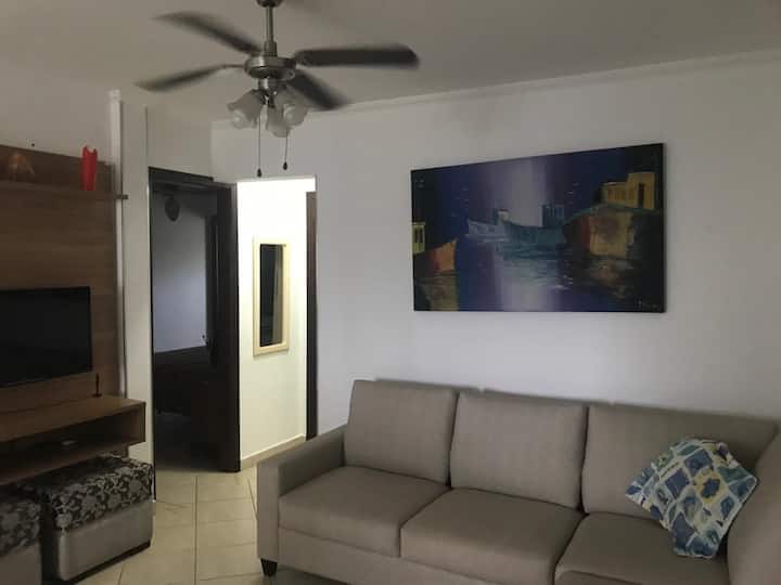 Apto A 500 Metros Da Praia. - Ubatuba