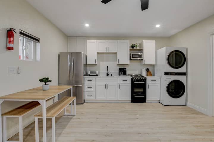 Modern Private Guesthouse - Las Vegas