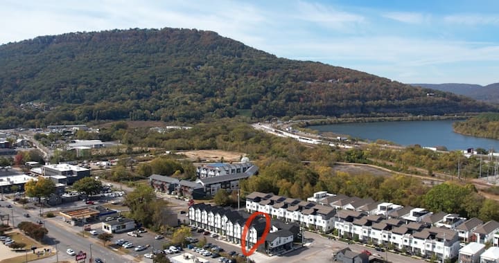 Mtn Views! Riverwalk Access - Chattanooga