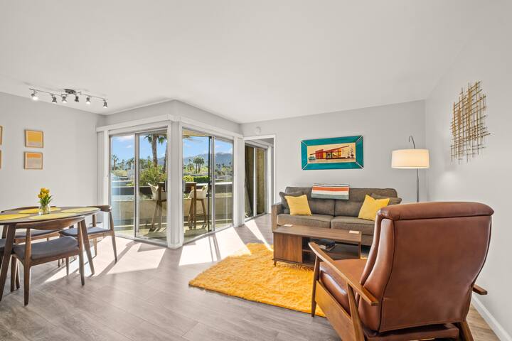 Stylish Mountain View Condo - Palm Springs, CA