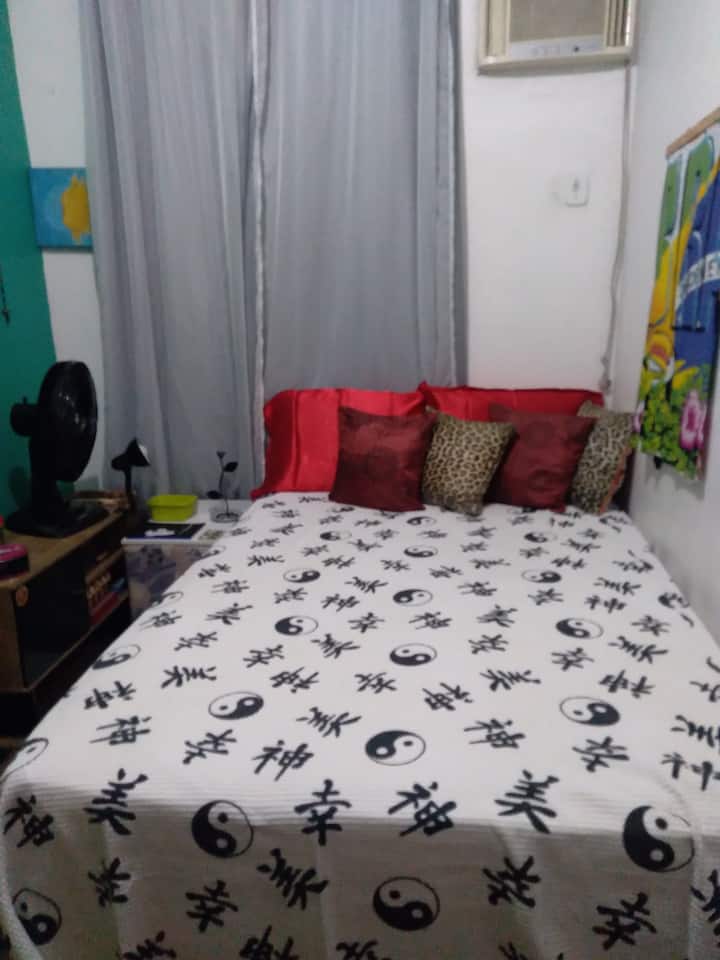 Quarto Aconchegante Para Casal. - Glória