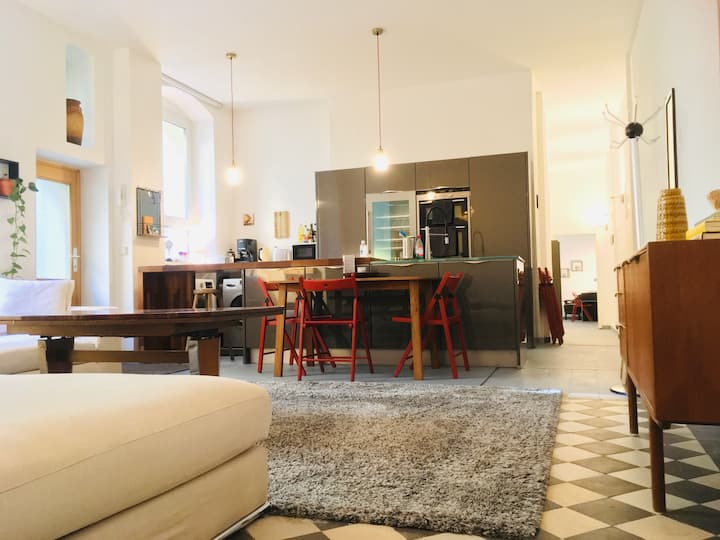 2 Bedroom Prenzlauerberg Home - Berlin