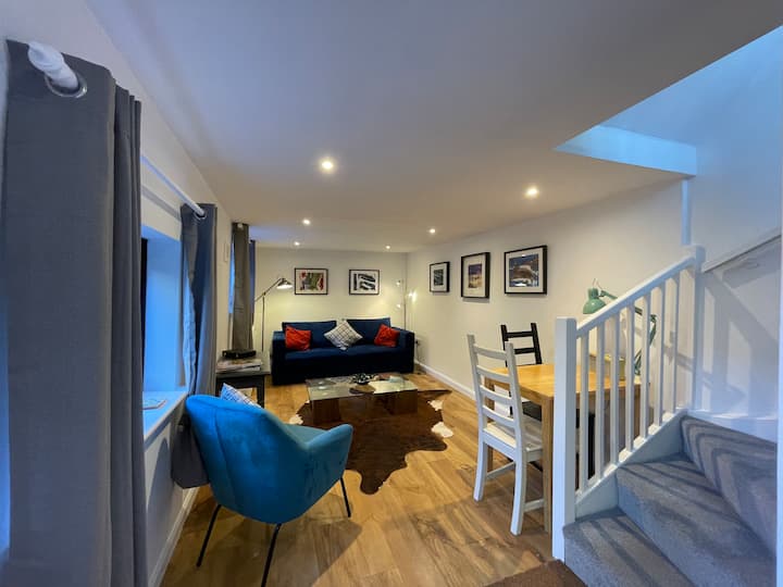 Character Mews House With Private Garden & Parking - Suffolk