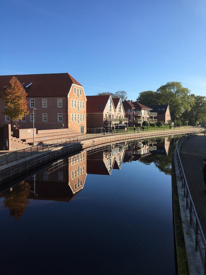 Schöne Altbauwohnung Direkt An Der Kesselschleuse! - Emden