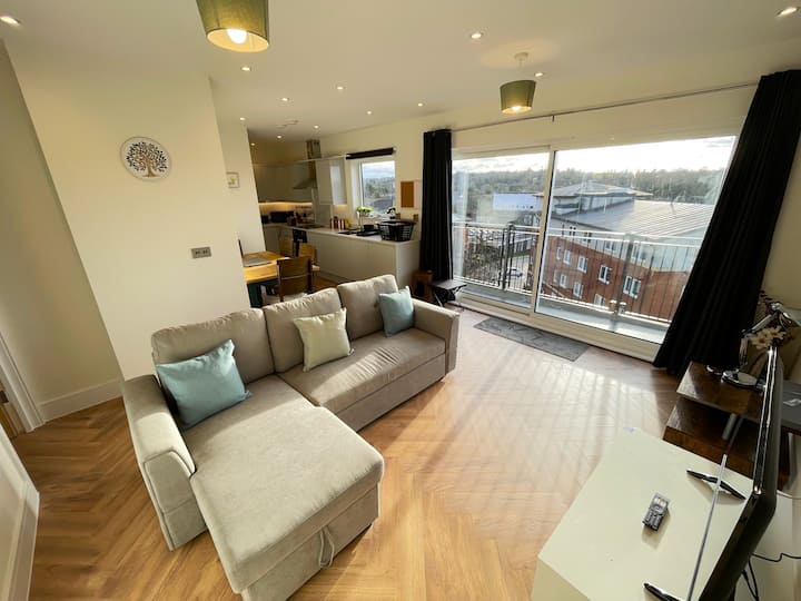 Urban Living With Parking & Wi-fi - Watford