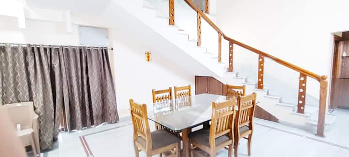 Servostay Kukatpally: 11 Bhk With Parking - 하이데라바드