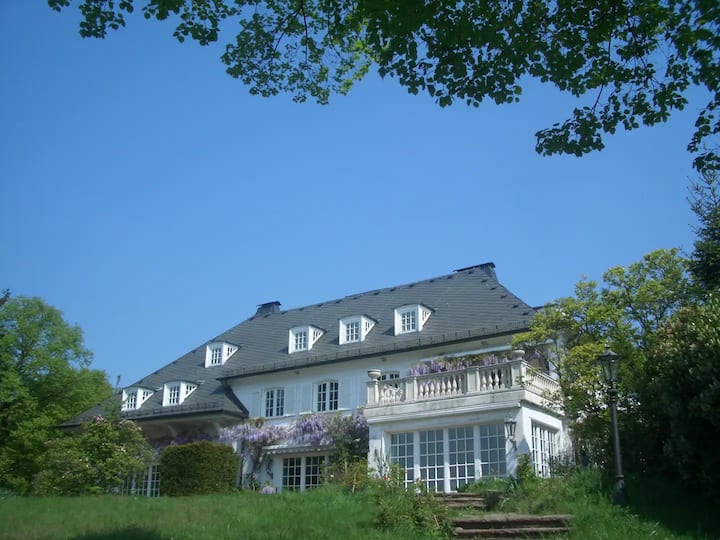 Villa Heckenfels - Eleganter Luxus - Bonn
