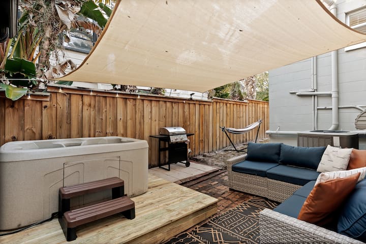 Downtown Gem W/ Jacuzzi + Basketball + Games! - Orlando