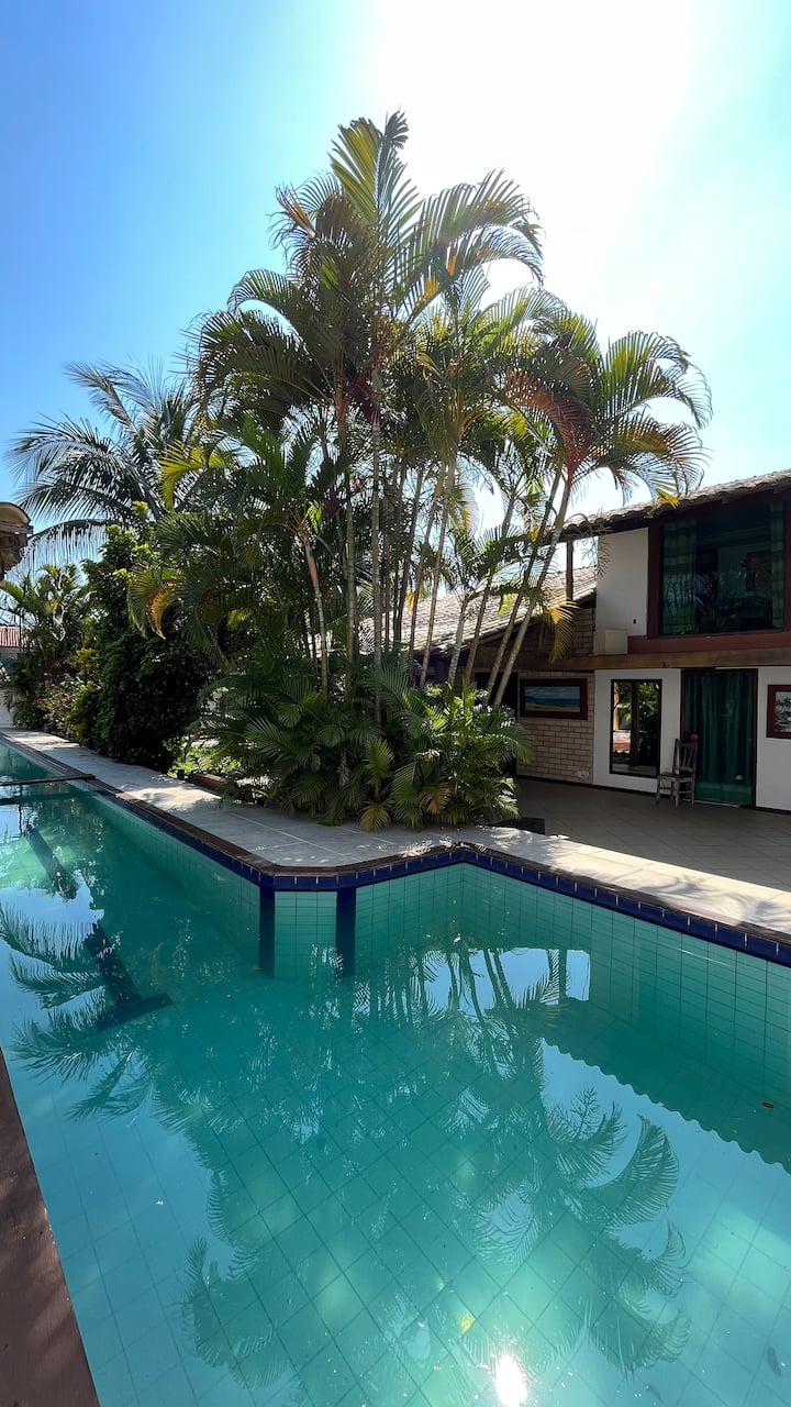 Casa Com Piscina E Quadra Poliesportiva - Niterói