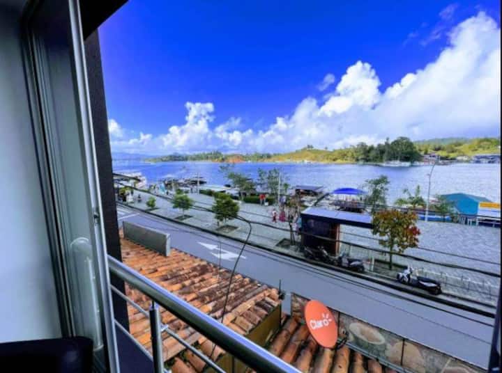 Apartment In Front Of The Malecón/fantastic Location/view - Guatape