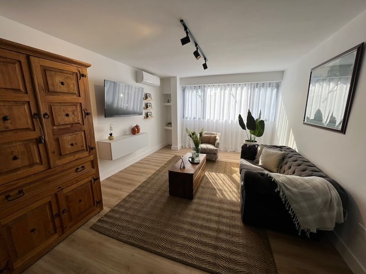 Apartamento Ejecutivo En Plaza Altamira - Caracas