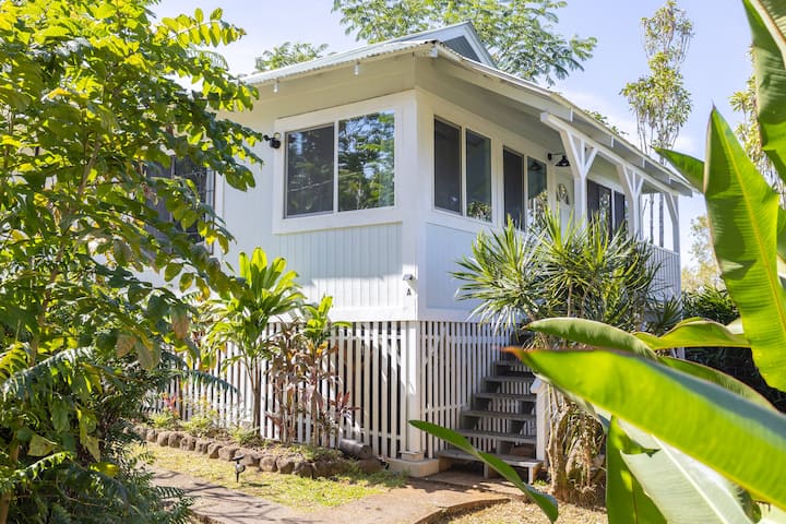 Paradise Haven - Charming & Cozy 3br/1ba Home - Hilo, HI