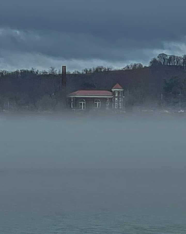 Overlook River Guest House - Forked Run State Park, Reedsville