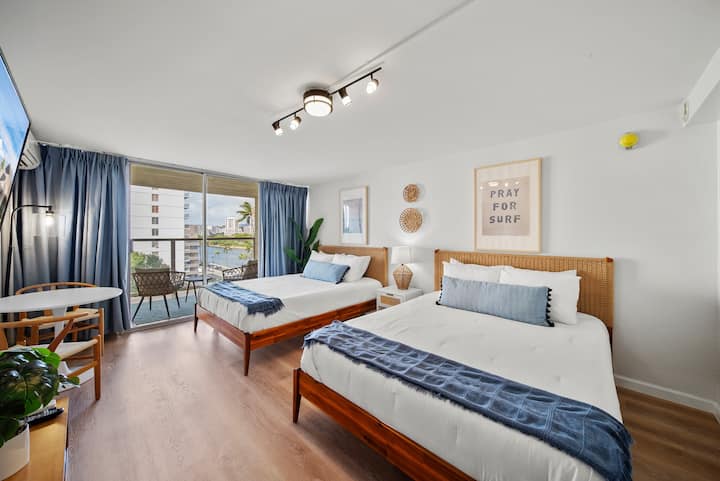 Nice Modern Studio W/nice View In Waikiki! - Honolulu