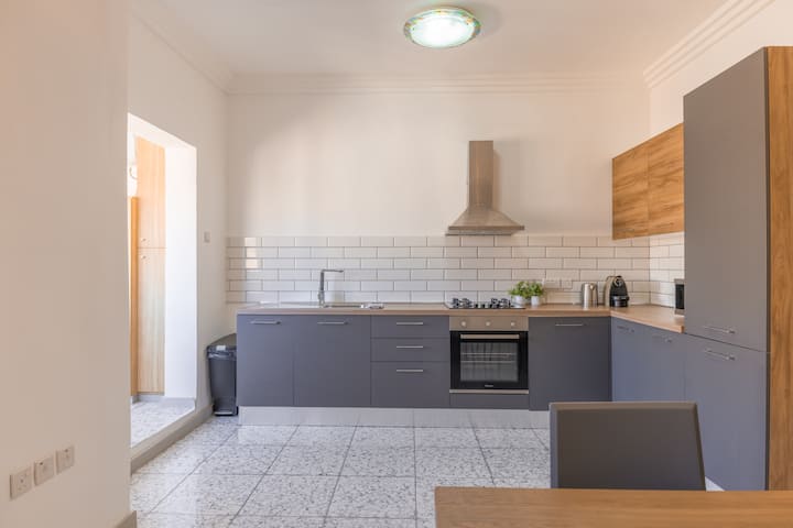 Harbour View - Large 2br Apartment - La Valeta