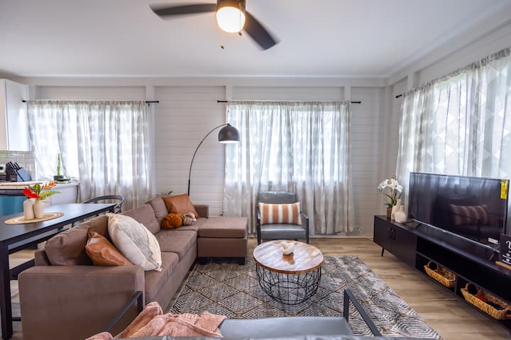 Tropical Hilo Haven - 2br/1ba Convenient Home - 힐로