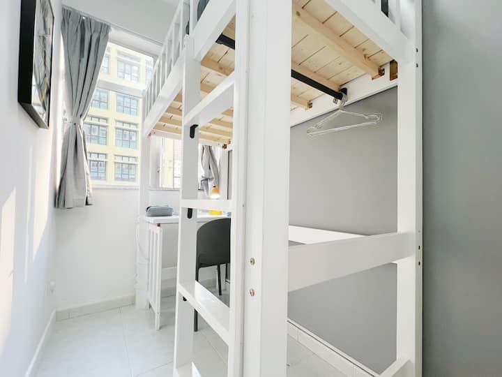 Co-living Sunshine Bunk Bedroom @212 Hennessy Road - Hong Kong