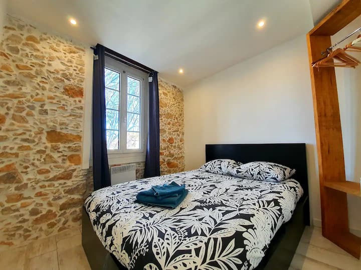 Appartement De 2 Chambres Rénové Avec Goût - Antibes