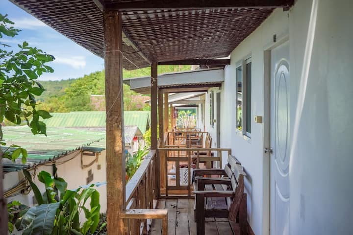 Budget Beachside Bungalow Nearby On Phi Phi - Ko Phi Phi Don