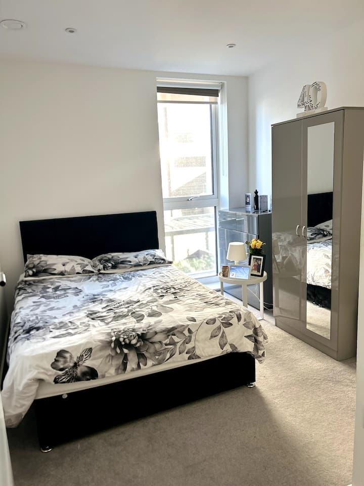 Bedroom With Private Bathroom (Sharing Kitchen) - Fulham